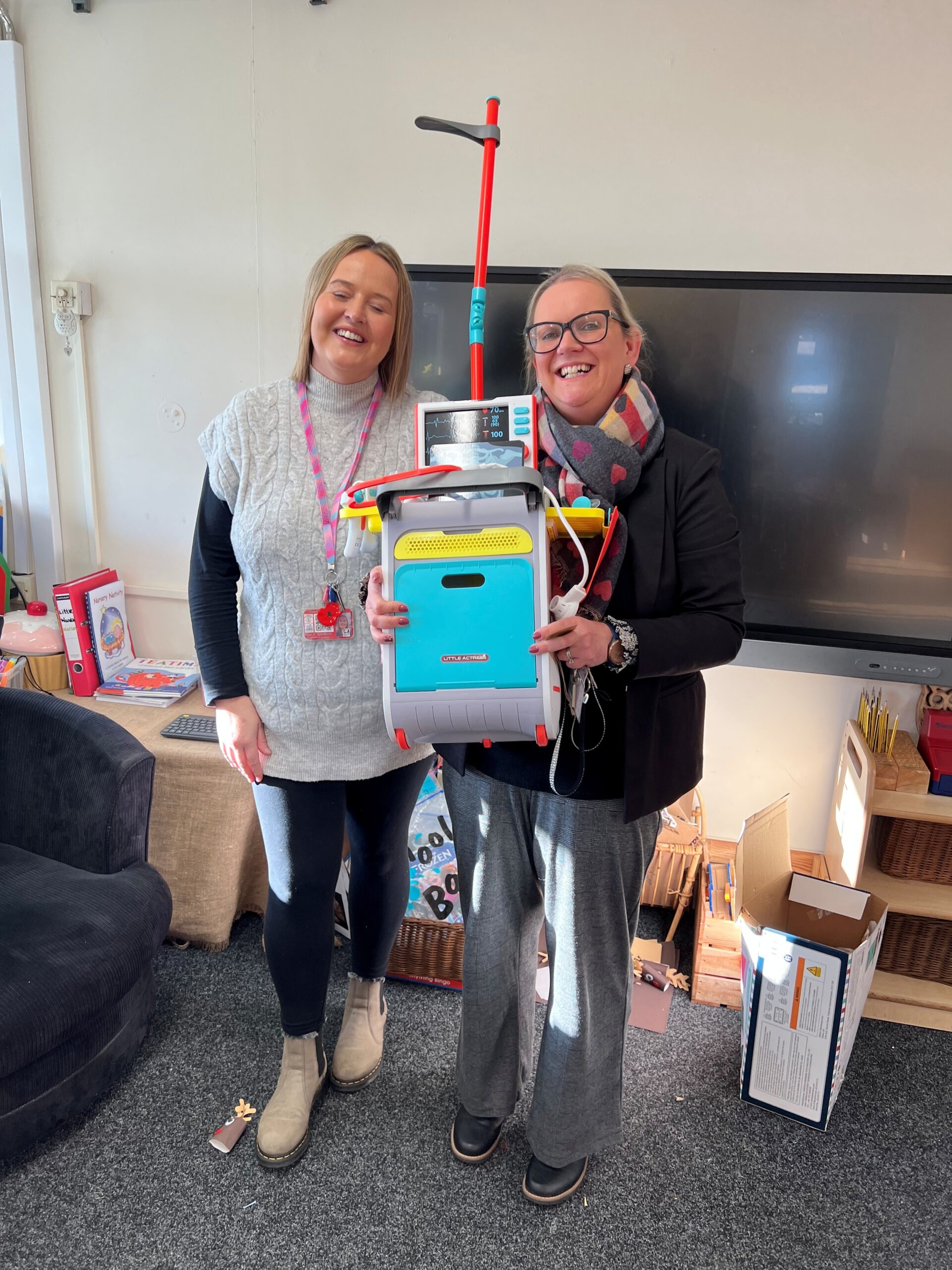 Uttoxeter CFR Helps Children Overcome Fear with Christmas Toy Medical ...